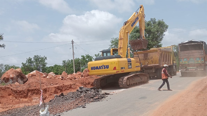 ముమ్మరంగా కొనసాగుతున్న జాతీయ రహదారి నిర్మాణ పనులు | national-highway ...