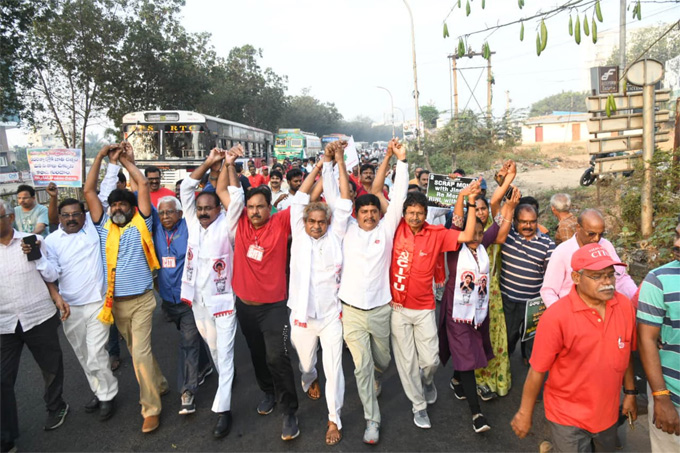 Steel plant : విశాఖలో స్టీల్‌ప్లాంట్‌ కార్మిక సంఘాల మహా పాదయాత్ర ...