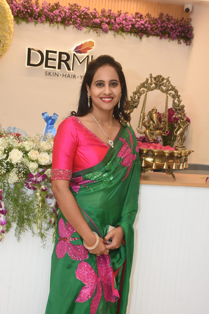 Hyderabad: ఘనంగా డార్మిక్‌ వరల్డ్‌ క్లాస్‌ హెయిర్‌ క్లినిక్‌ ప్రారంభం ...