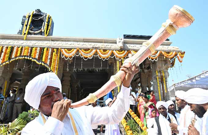Nagoba Jatara : మహాపూజలతో ప్రారంభమైన నాగోబా జాతర | Nagoba Jatara ...