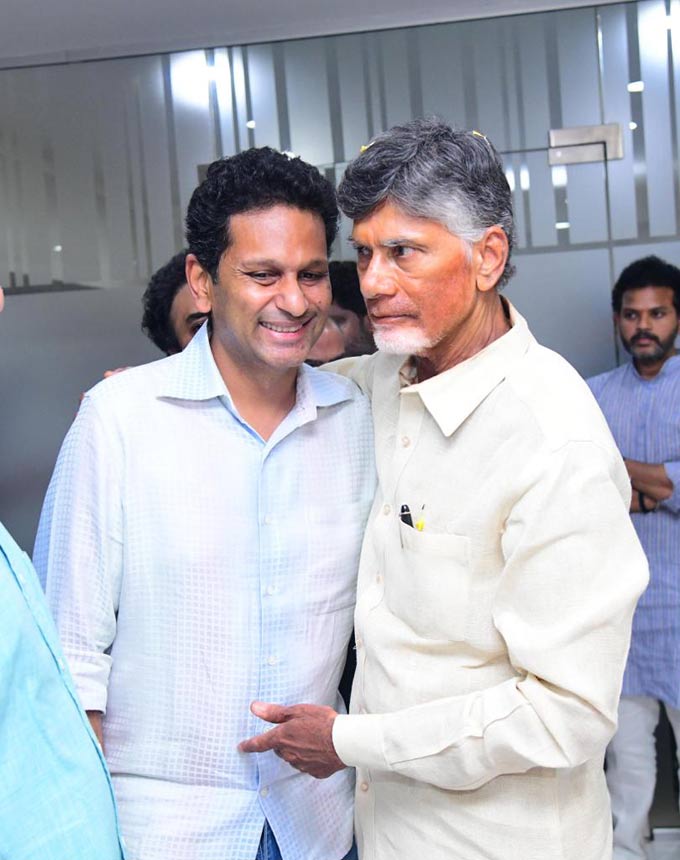 Chandrababu: చంద్రబాబు నివాసంలో.. కుటుంబసభ్యుల భావోద్వేగం.. ఫొటోలు ...