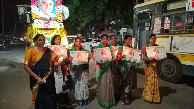 Ramoji Rao: అక్షర యోధుడు రామోజీరావుకు రాజధాని రైతుల నివాళి | Capital ...