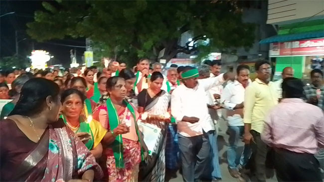 Ramoji Rao: అక్షర యోధుడు రామోజీరావుకు రాజధాని రైతుల నివాళి | Capital ...