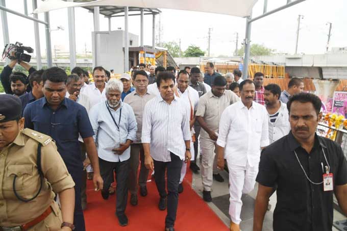 Uppal Skywalk: ‘ఉప్పల్‌ స్కైవాక్‌’ను ప్రారంభించిన కేటీఆర్‌ | uppal ...