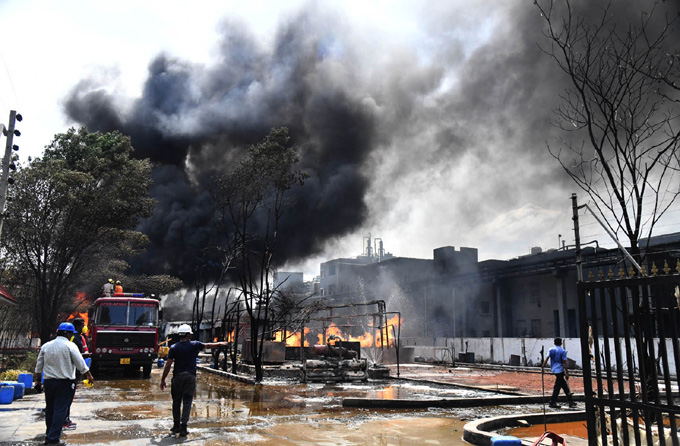 Atchutapuram: సాహితీ ఫార్మాలో భారీ పేలుడు | Fire Accident In Atchutapuram