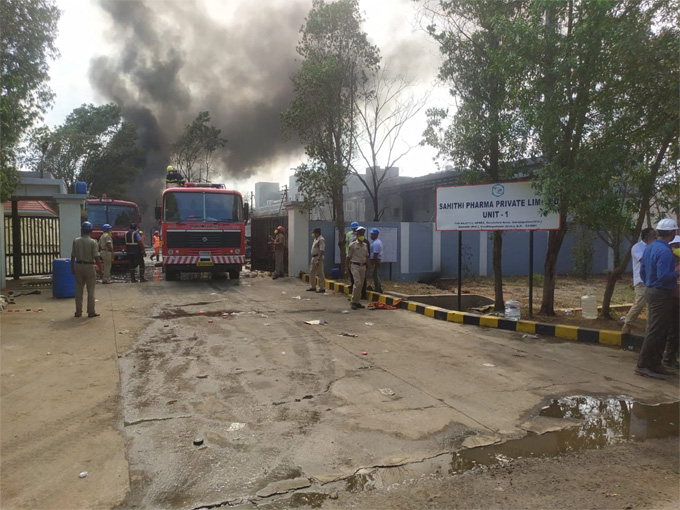 Atchutapuram: సాహితీ ఫార్మాలో భారీ పేలుడు | Fire Accident In Atchutapuram