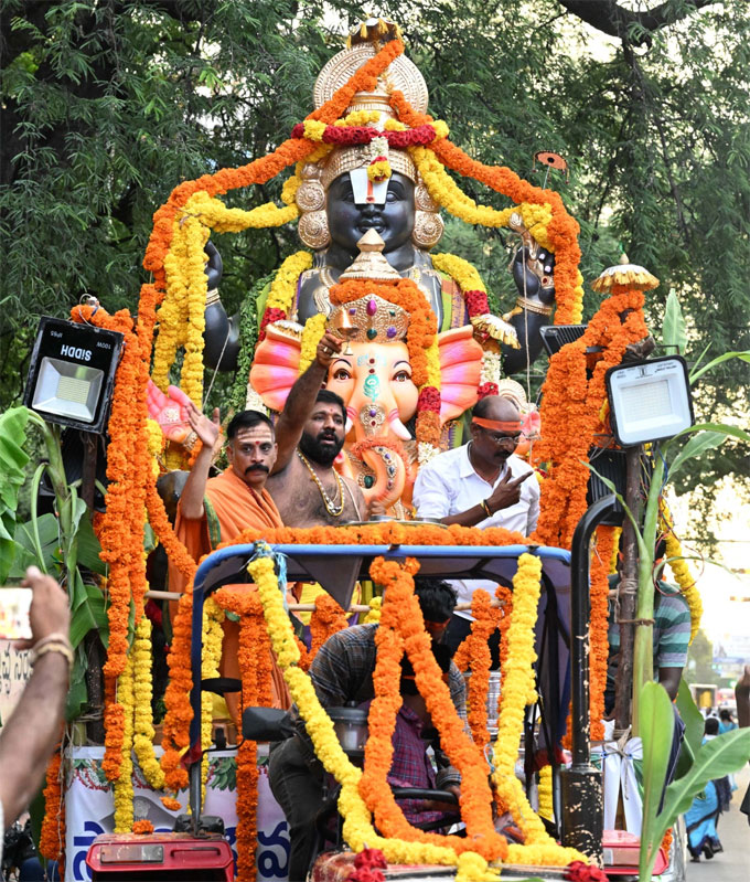 Ganesh Immersion: తెలుగు రాష్ట్రాల్లో ఘనంగా వినాయక నిమజ్జనాలు | Ganesh ...