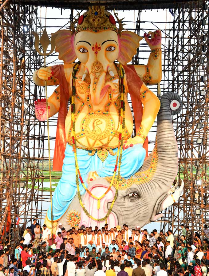 Ganesh Immersion: తెలుగు రాష్ట్రాల్లో ఘనంగా వినాయక నిమజ్జనాలు | Ganesh ...