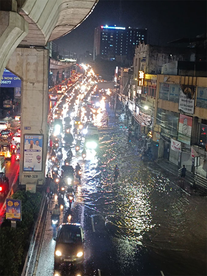 Heavy Rain: తెలంగాణలో ఉరుములు, మెరుపులతో కూడిన వర్షం | heavy rain in ...