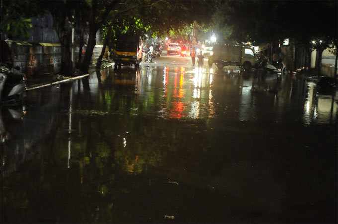 Heavy Rain: తెలంగాణలో ఉరుములు, మెరుపులతో కూడిన వర్షం | heavy rain in ...