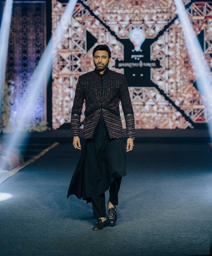 Ramp walk : తారలు దిగివచ్చిన వేళ | actors on ramp walk