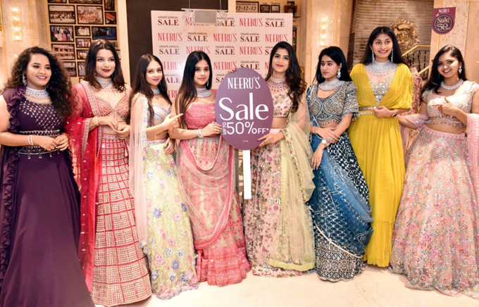 Neerus : నీరూస్‌ ఎగ్జిబిషన్‌లో మెరిసిన అందాల భామలు | models at neerus ...