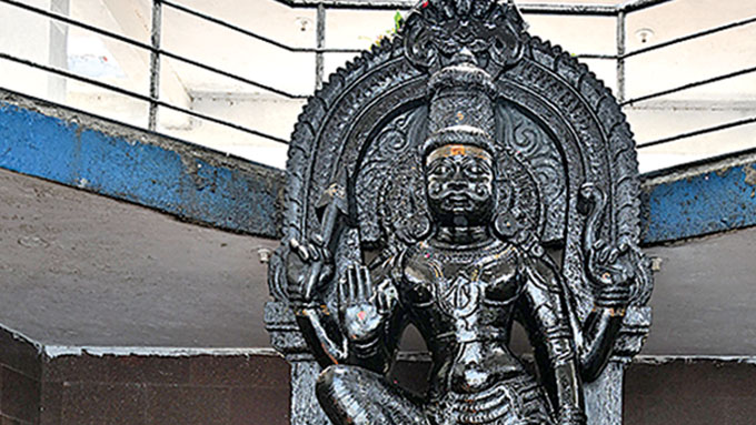 శని భగవానుడు కోరి కట్టించుకున్న క్షేత్రం | significance-of-shani-temple ...