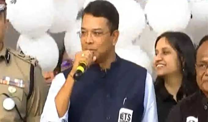 హైదరాబాద్‌లో ‘లెట్స్‌ ఓట్‌’ కార్యక్రమం.. పాల్గొన్న సీఈవో వికాస్‌రాజ్ ...