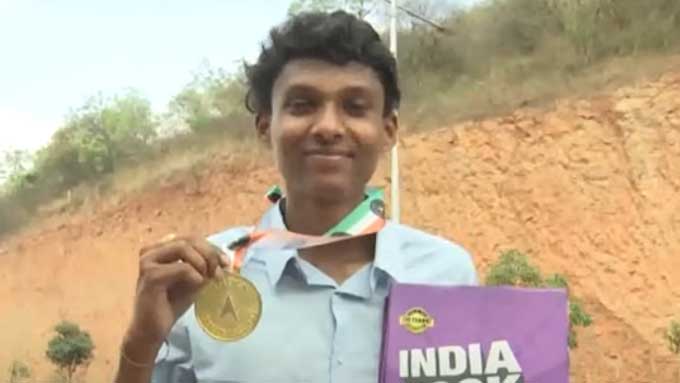 Jaswanth Kumar 19ఏళ్ల వయసులోనే లద్ధాఖ్‌కు బైక్‌ రైడింగ్‌ Jaswanth Kumar Creates Indian Book